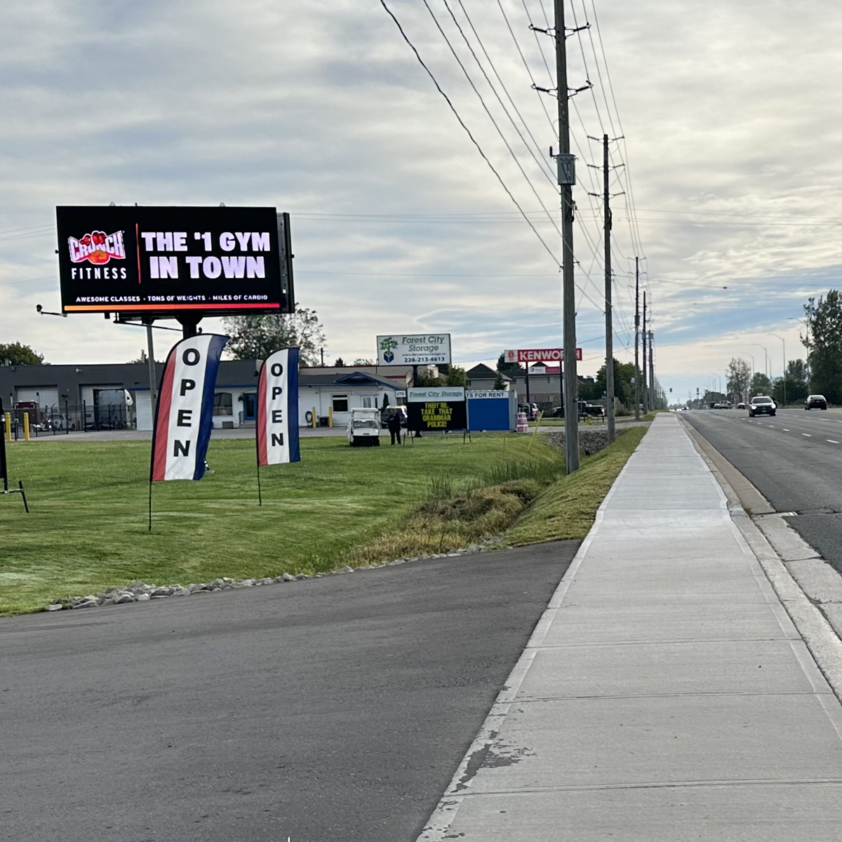 London, Ontario - 370 Exeter Rd (FW) - Digital Billboard #5008